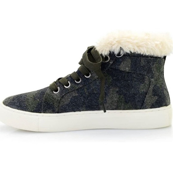 Corkys | Shoes | Corkys Templin Camo High Top Sherpa Lined Sneaker Faux ...